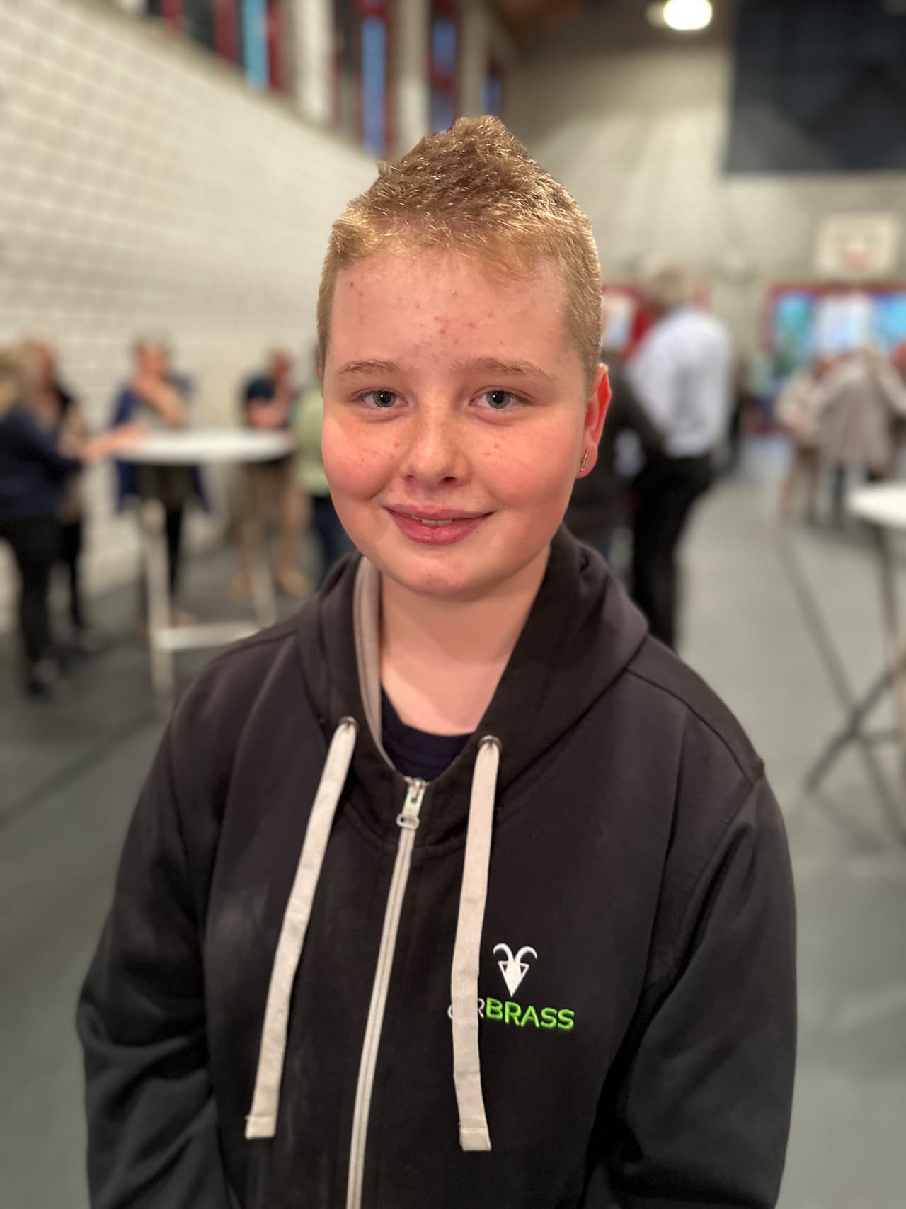 S-chanf - Populaziun festivescha il finalist europeic Simon Gabriel ...