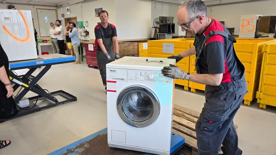 Argo - Reciclar a Glion e betg laschar ir da la val giu il rument ...