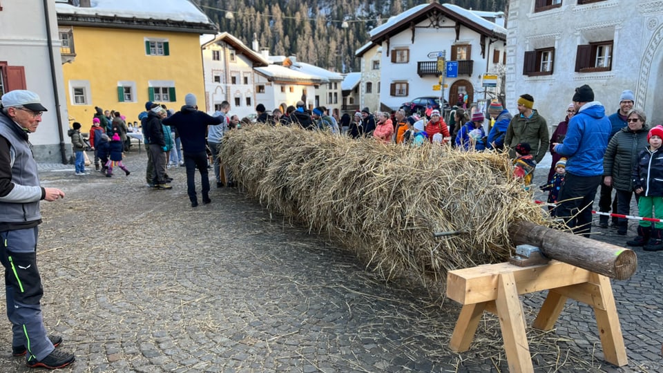 L'hom Strom in Scuol - ein Bündner Brauch - Cultura - RTR