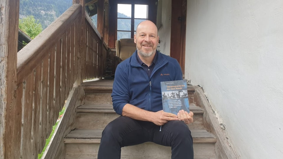 Manfred Veraguth - Ses nov cudesch tracta l'istorgia da teater da las ...