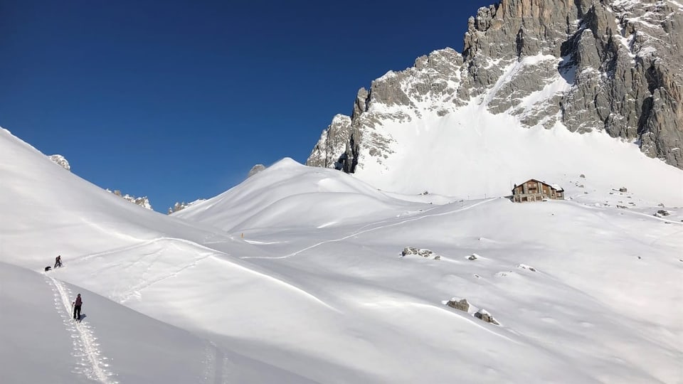 Decisiuns da la regenza - Daners per renovar la chamona da Carschina ...