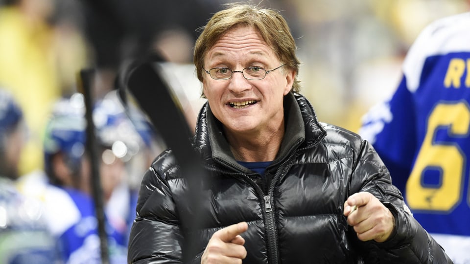Regiunal - Arno Del Curto vegn a restar tar il HCD - Sport - RTR