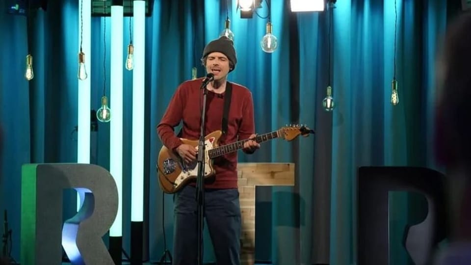 Pascal Gamboni I Bündner Musiker I Rätoromanischer Singersongwriter ...