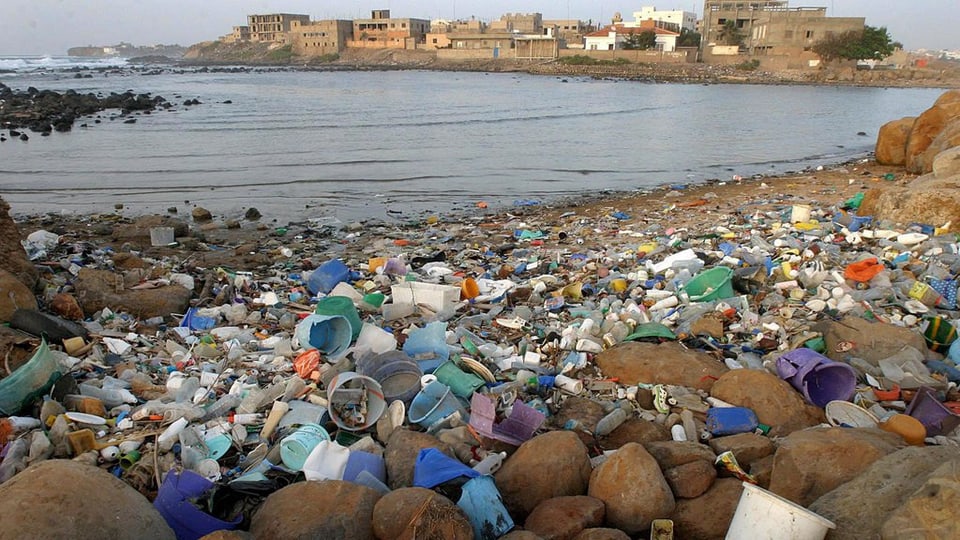 Exteriur - Memia bler plastic en las mars - Novitads - RTR