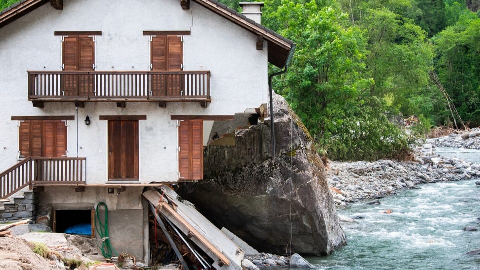Discussiun en las medias - Dar si abitadis u rinforzar lur protecziun ...