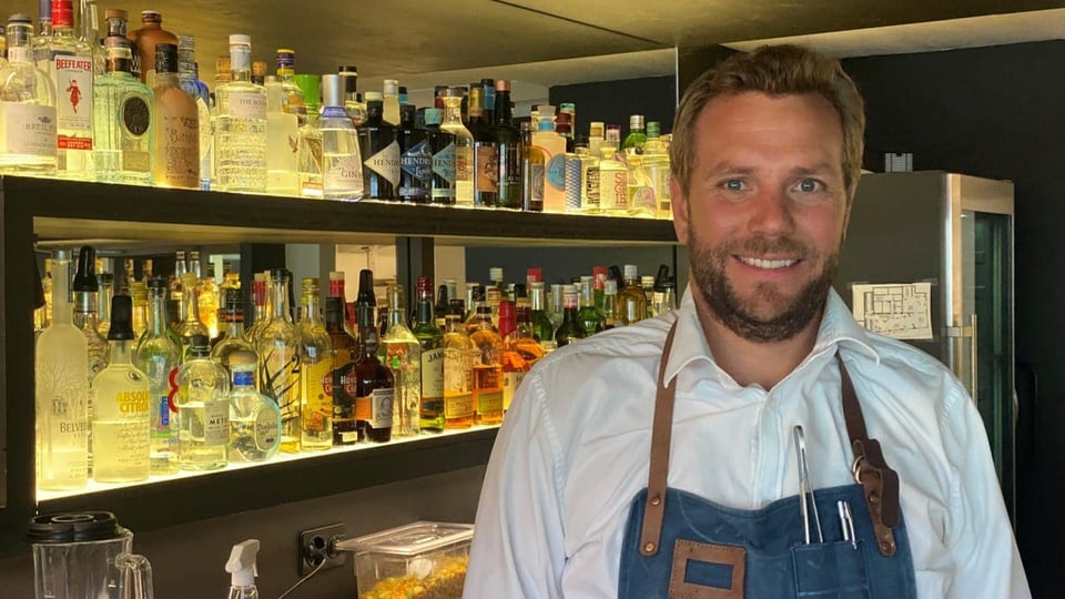 Savognin - Star barkeeper surpiglia Palaver Bar - Novitads - RTR