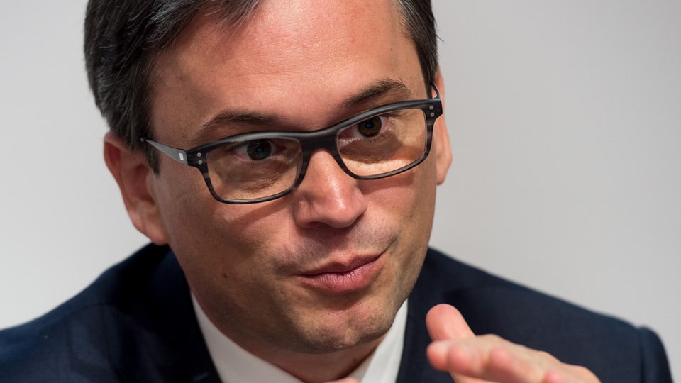 Svizra - Christian Vitta suonda a Mario Cavigelli - Novitads - RTR