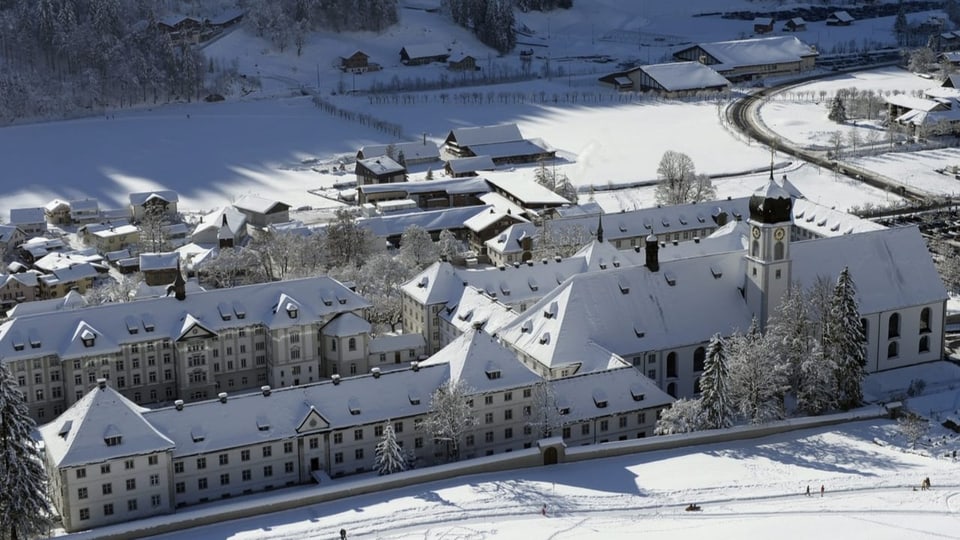 Baselgia catolica - Pader Andri Tuor banduna la Claustra Engelberg ...