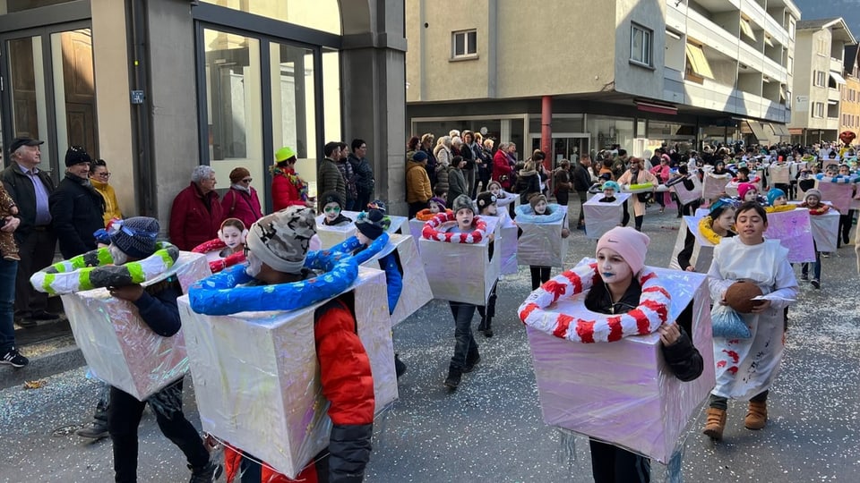 Bräuche und Traditionen: Fasnacht / tschaiver - Cultura - RTR